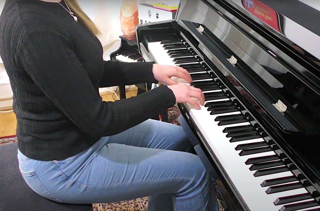 HOW TO START PLAYING PIANO – Where Do You Begin? – Bitesize Piano